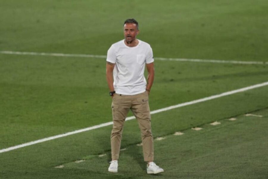 I migliori allenatori del 2025 secondo IFFHS, vince Luís Enrique. Tre ...